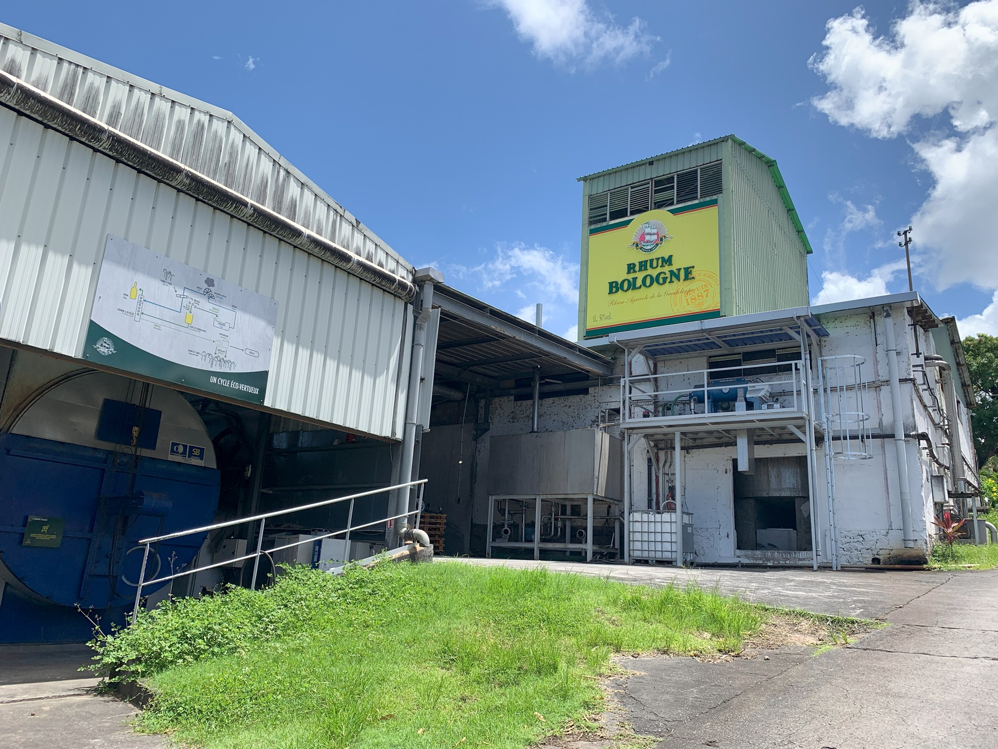 Le rhum Bologne, l’or distillé de Guadeloupe | AhMonTour